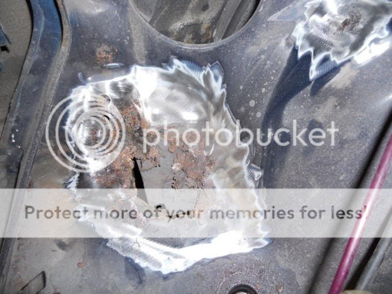 W124 Rusty inner wings | Bodywork | MBClub UK - Bringing together ...